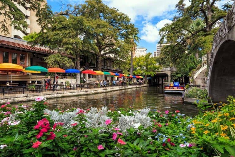 Alamo City 25 Things To Do In San Antonio On Vacation The Happiness alamo-city-25-things-to-do-in-san-antonio-on-vacation-the-happiness