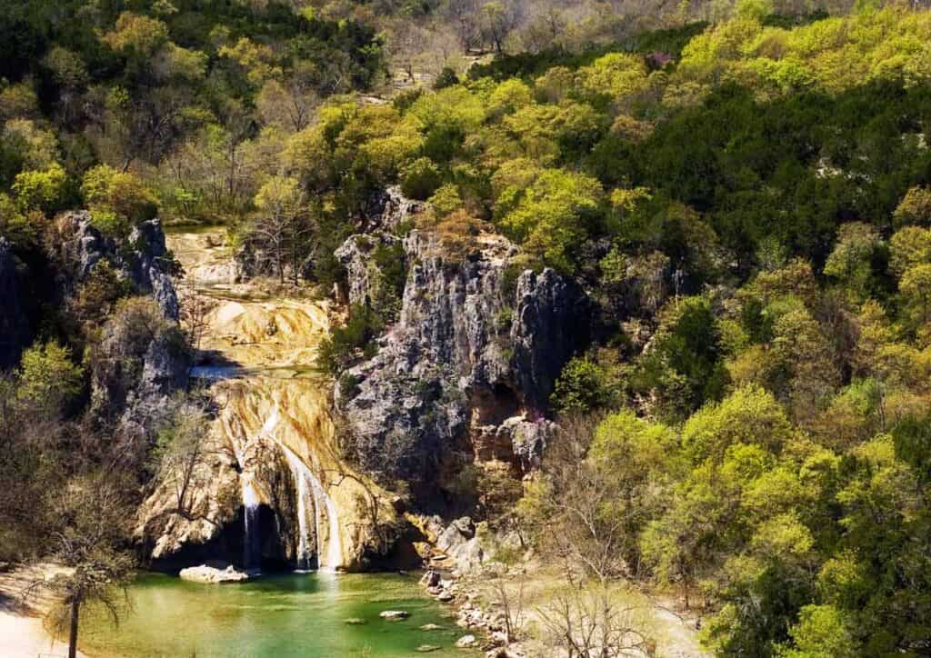 15 Ways to Visit Beautiful Mountains in Oklahoma - The Happiness Function