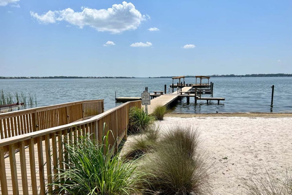 10 Reasons To Stay at the Lakeside Inn – The Oldest Operating Hotel in ...